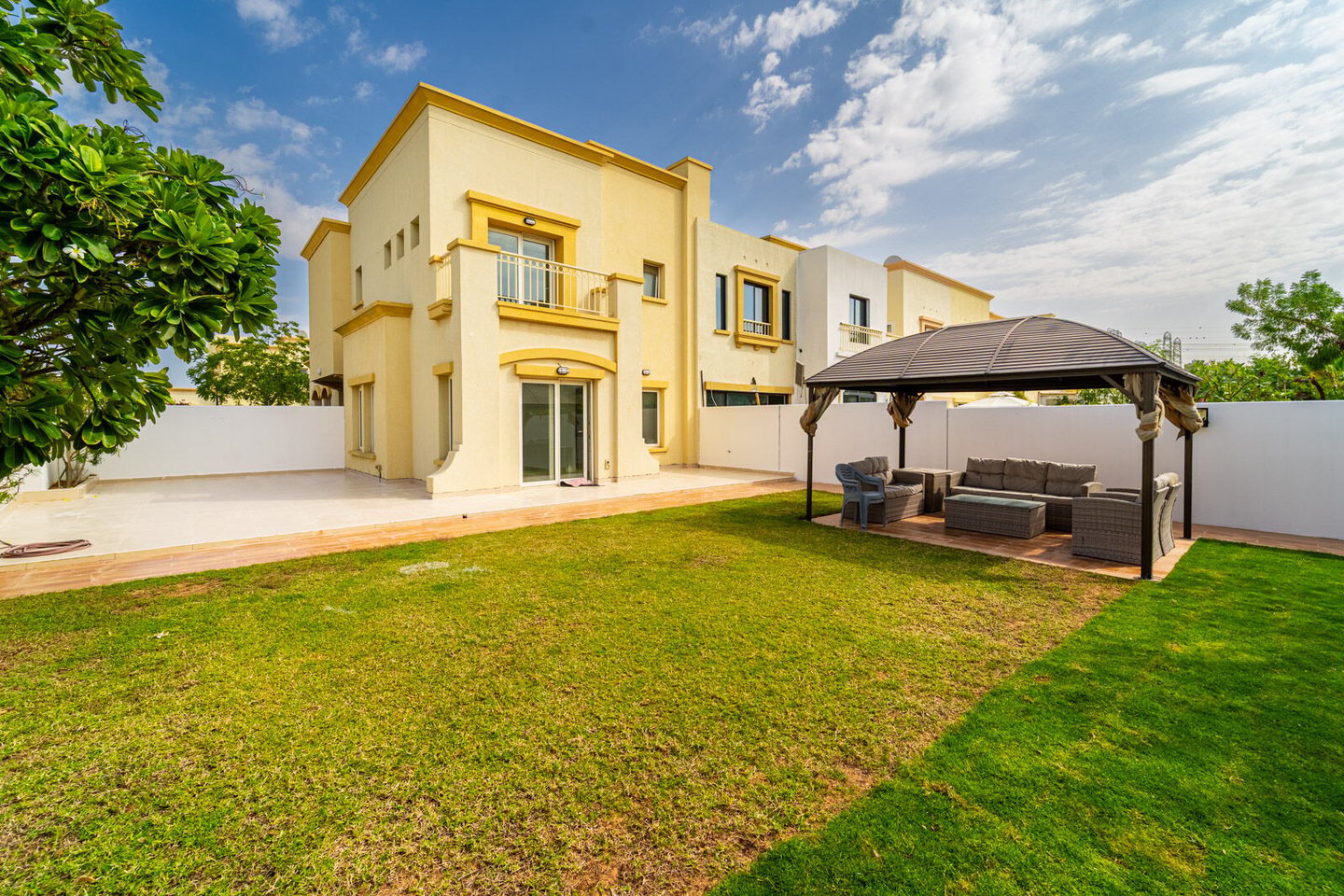 4 bedrooms villa for rent in Springs 12: Upgraded | Prime Location ...