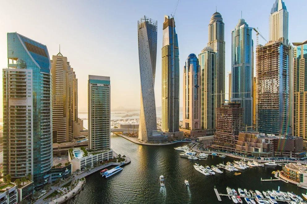 Cayan Tower / Infinity Tower, Dubai Marina | Luxhabitat