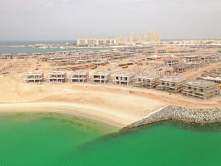 Al Hamra Village Area Guide - Location Map, Amenities & Community ...