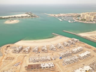 Al Hamra Village Area Guide - Location Map, Amenities & Community ...