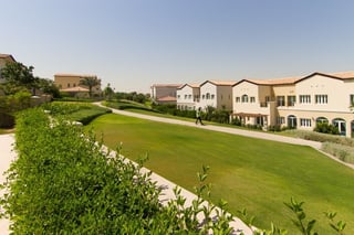 Olive Point | United Arab Emirates Building & Community Guides | Luxhabitat